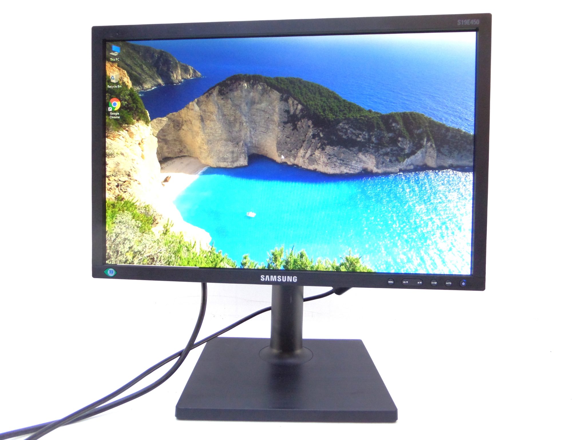 Samsung S19E450BW 19″ 1440 x 900 LED Monitor with vga and mains cable ...